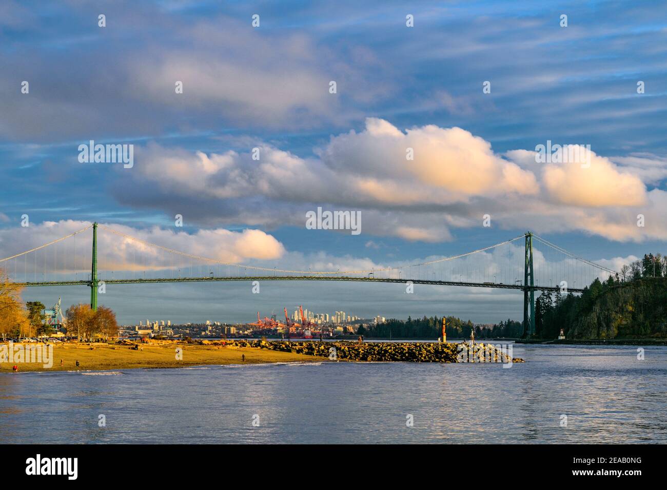 Ambleside beach vancouver hi-res stock photography and images - Alamy