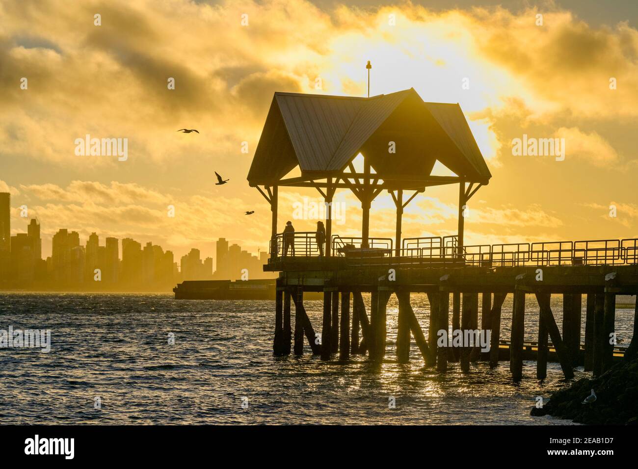 North vancouver pier waterfront hi-res stock photography and images - Alamy