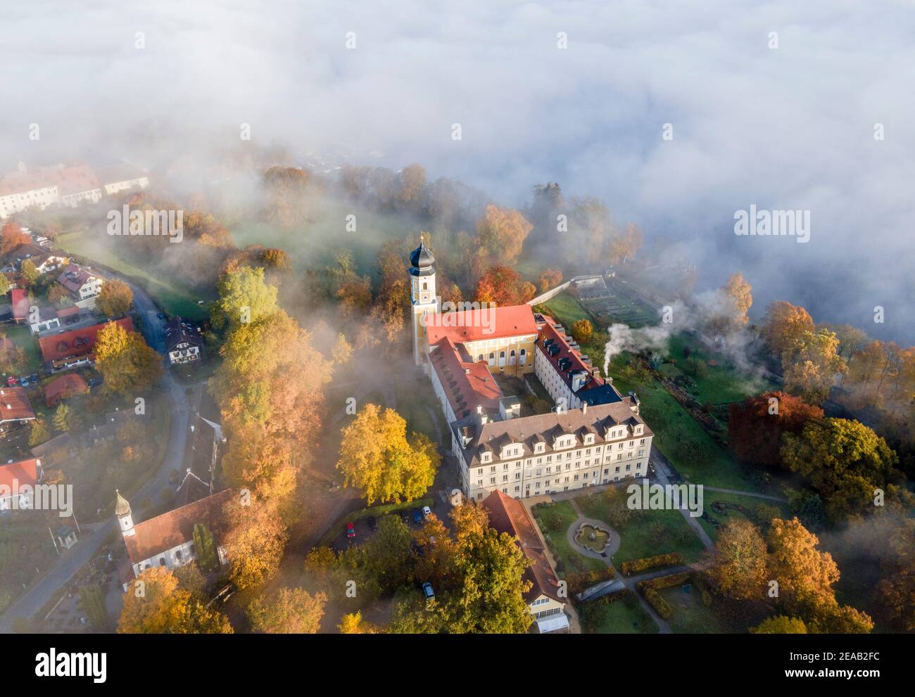 Bernried am starnberger see in the fog hi-res stock photography and ...