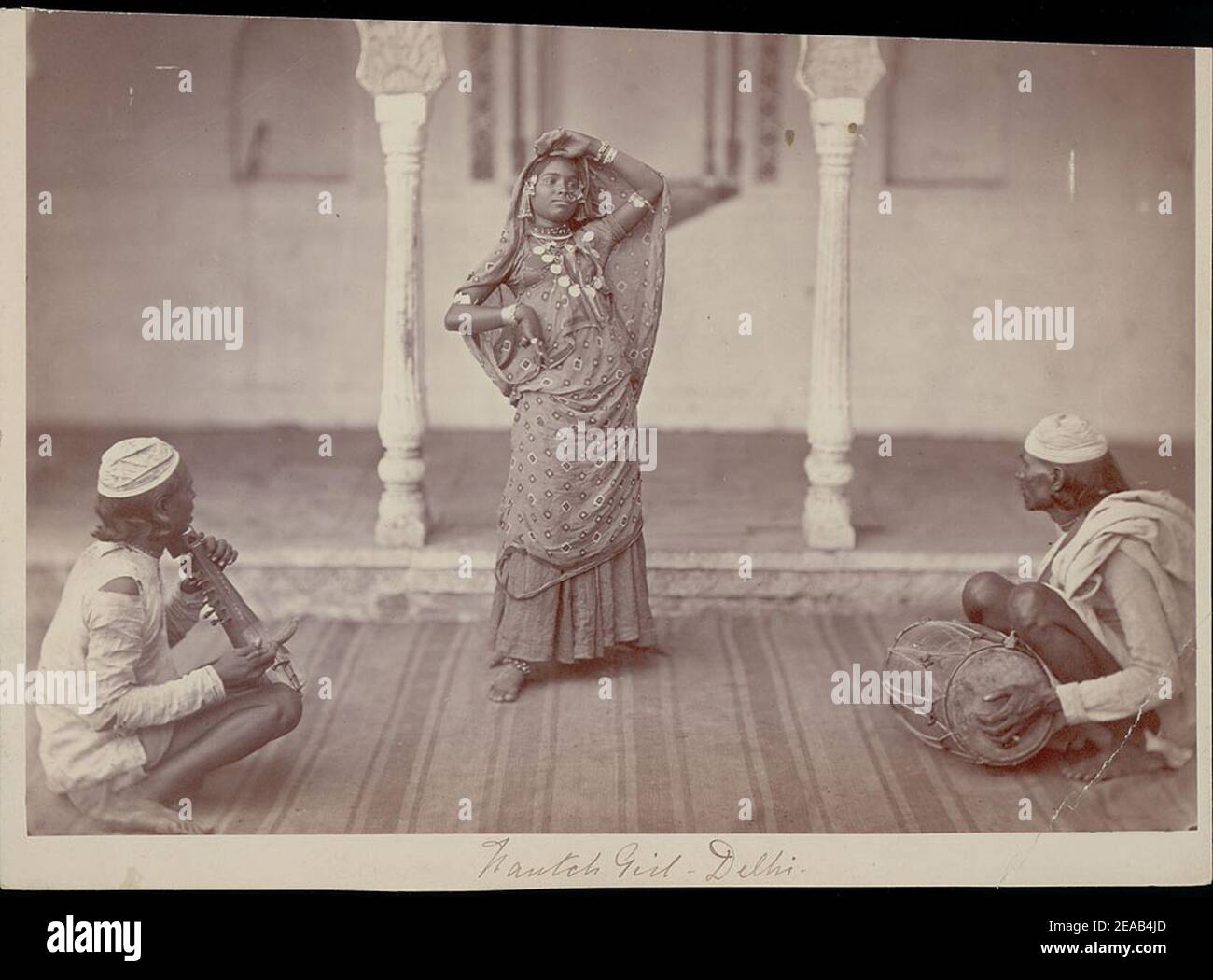 Nautch girl dancing hi-res stock photography and images - Alamy