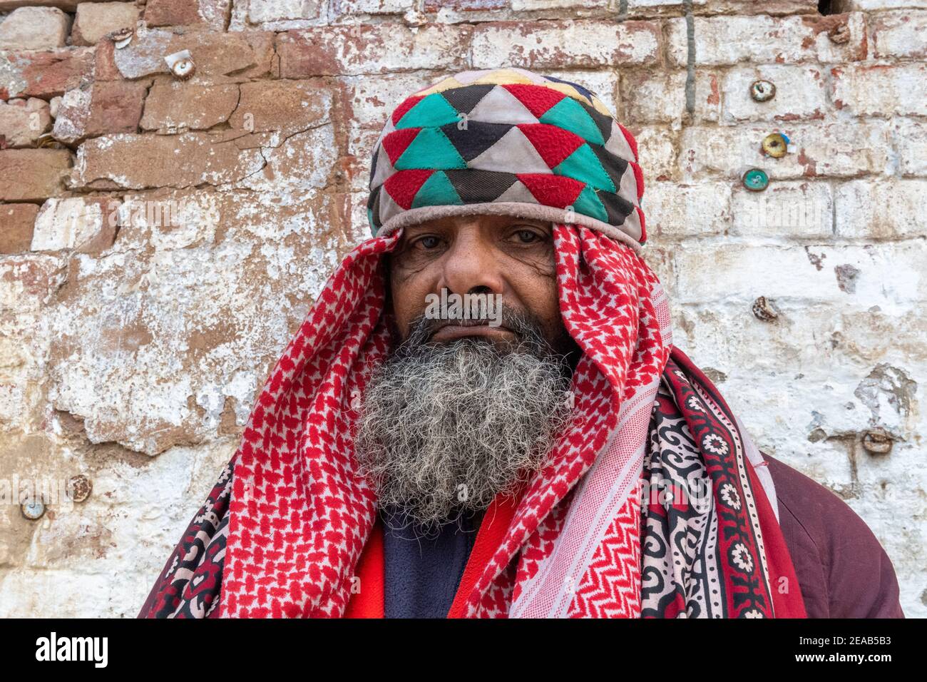 Sufi Man at the Shrine of Baba Bulleh Shah, Kasur, Punjab, Pakistan ...