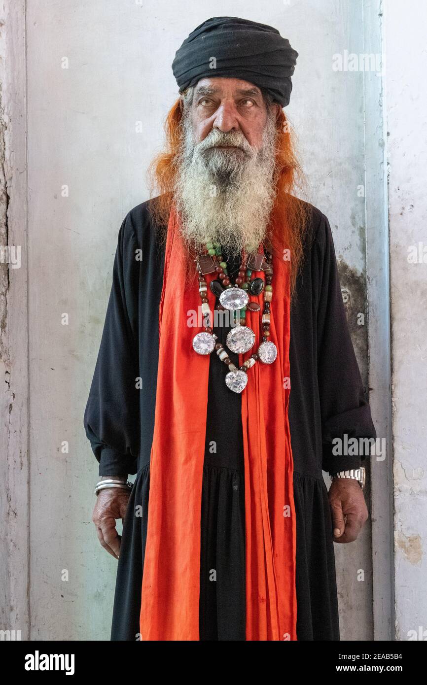 Sufi Man at the Shrine of Baba Bulleh Shah, Kasur, Punjab, Pakistan ...
