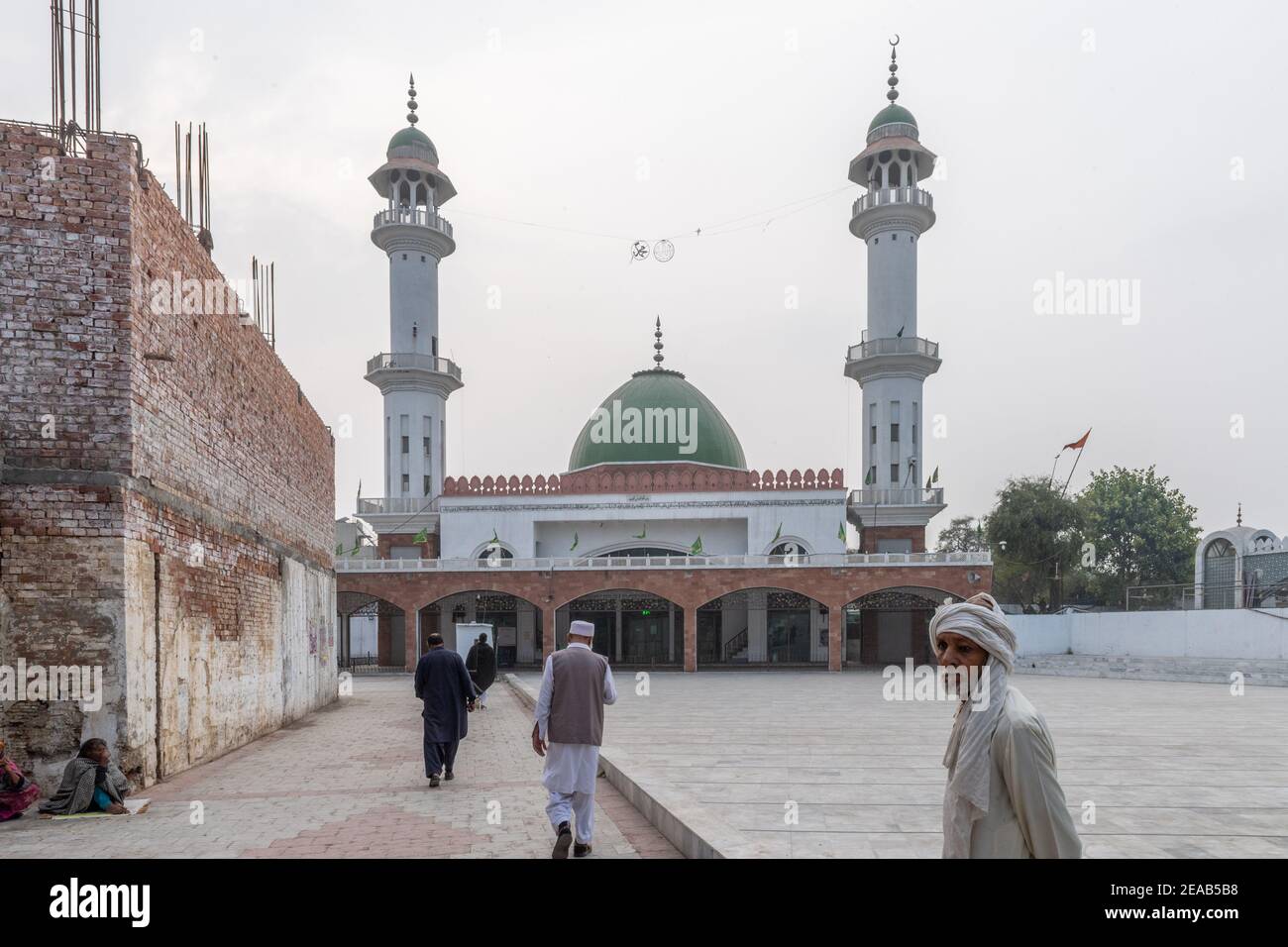 Sufi Shrine of Baba Bulleh Shah, Kasur, Punjab, Pakistan Stock Photo - Alamy