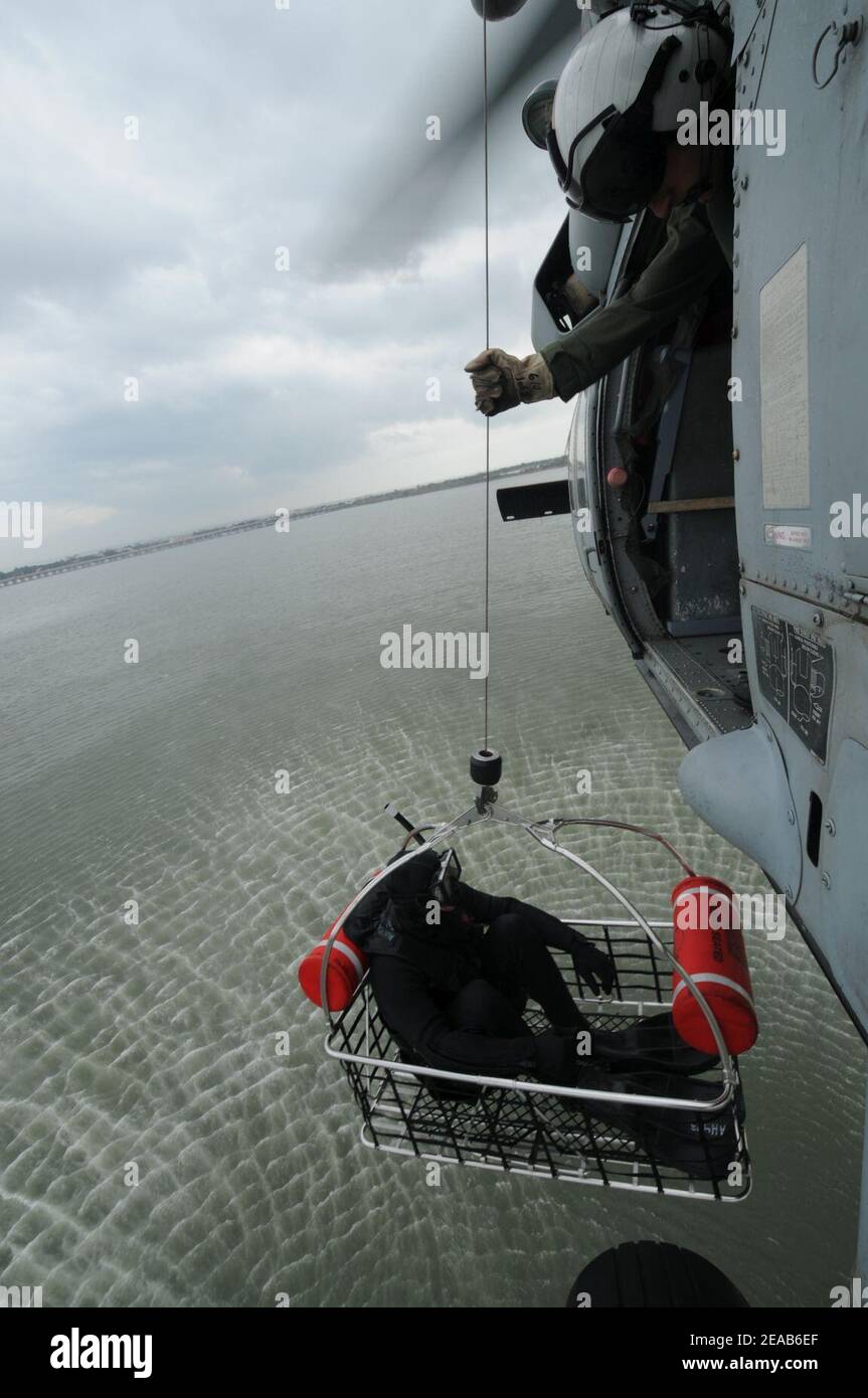 Rescue basket hi-res stock photography and images - Alamy