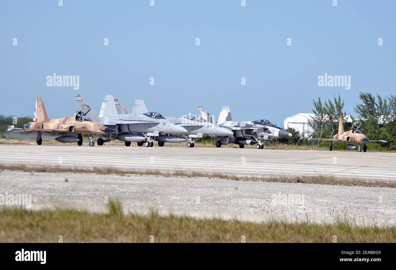 Fly fight win hi-res stock photography and images - Alamy