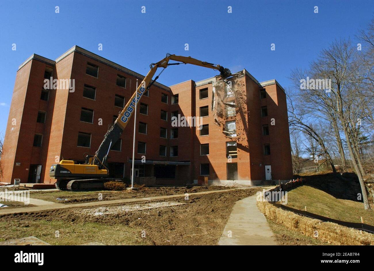 Naval Submarine Base New London barracks building 447 demolition 090313 ...