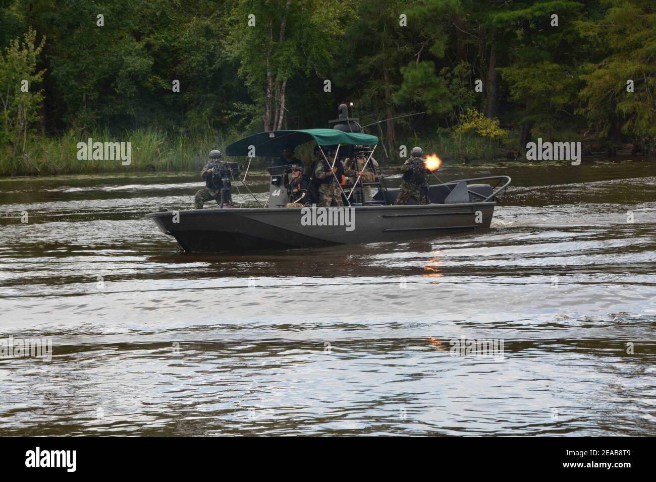 NAVSCIATTS' PCAT Conducts Extraction Exercises 160907 Stock Photo - Alamy