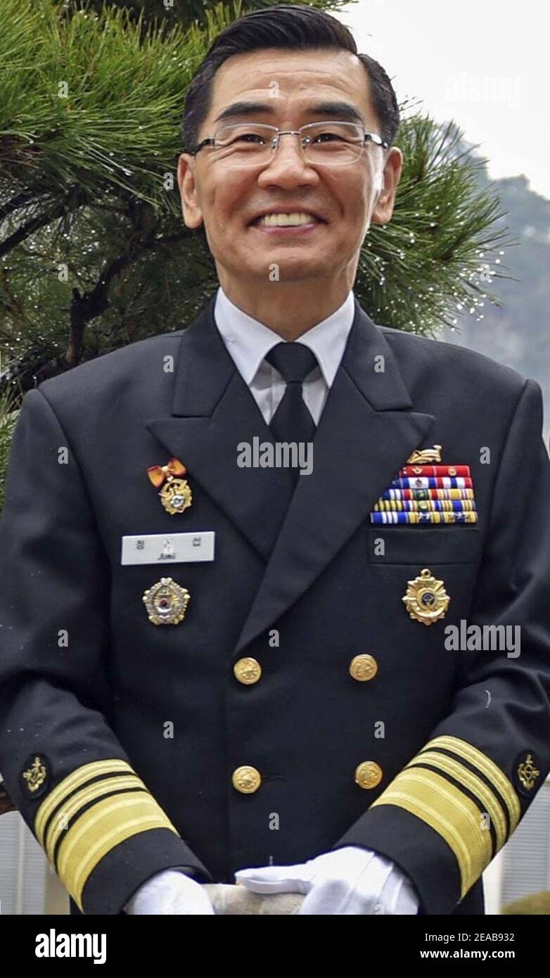 Navy (ROKN) Vice Admiral Jung Jin-sup 해군중장 정진섭 (US Navy photo 170405 ...