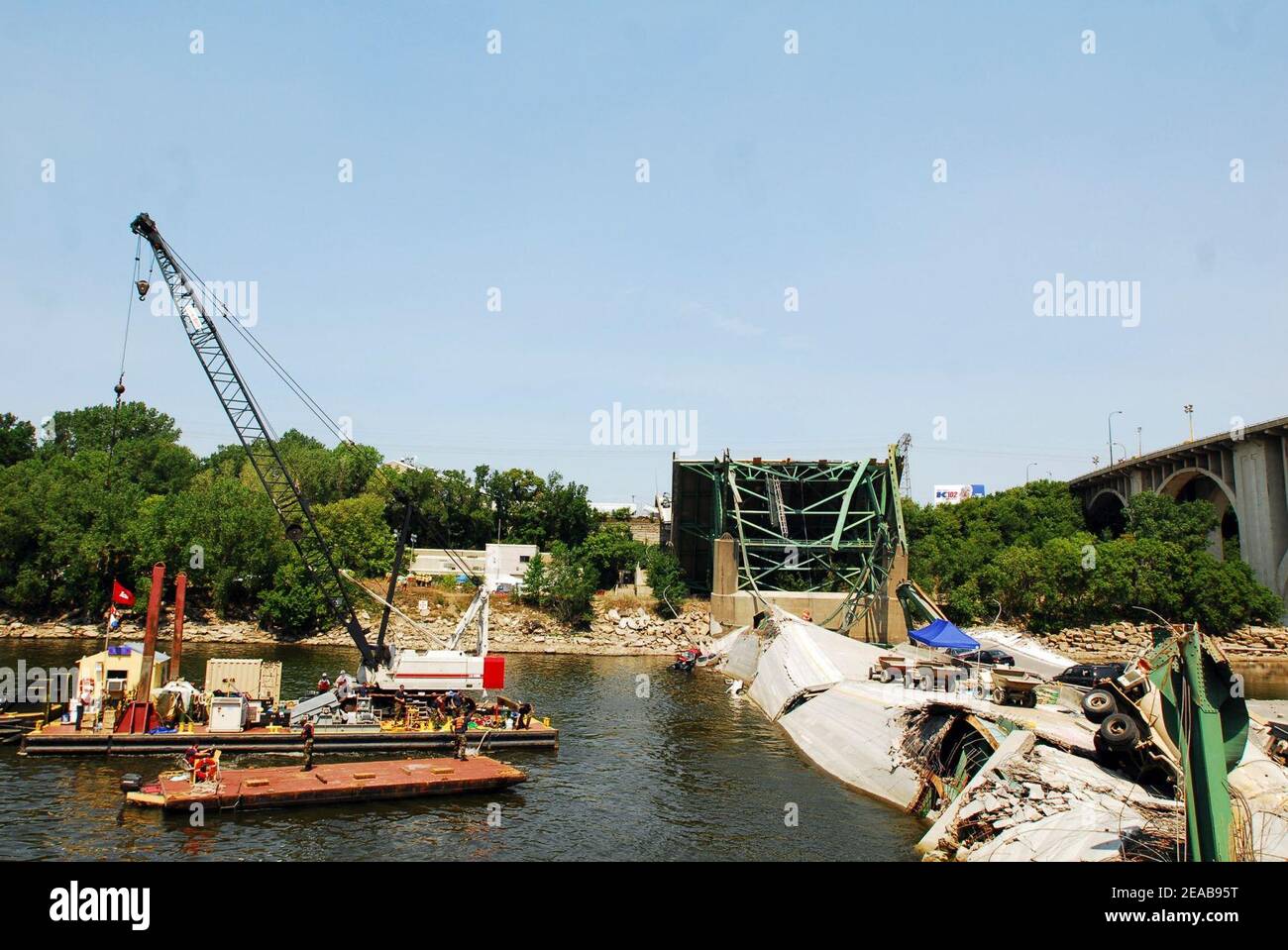 I 35 bridge collapse hi-res stock photography and images - Alamy