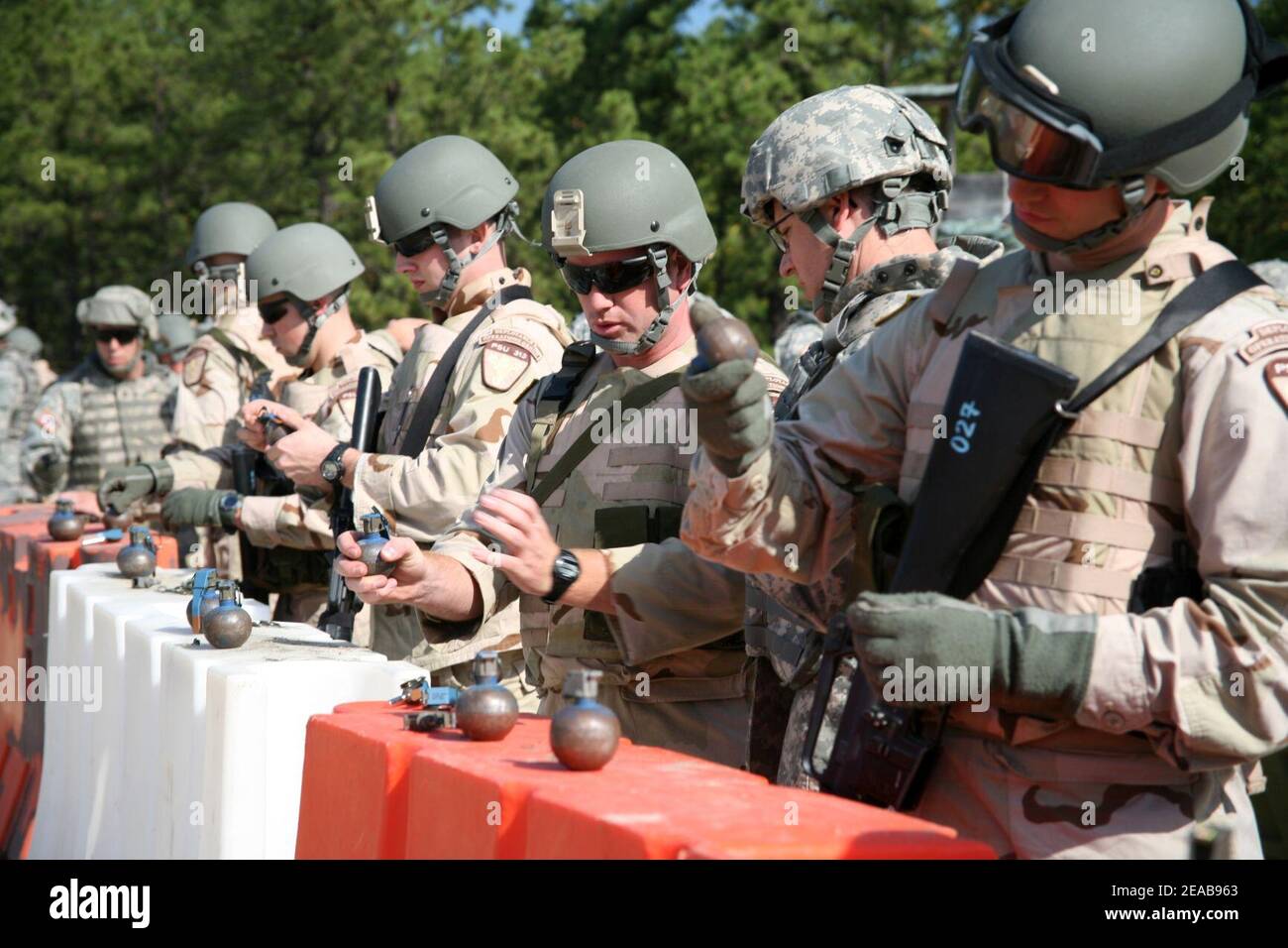 Navy and US Coast Guard Personnel Perform Unit Collective Tasks 101018 ...
