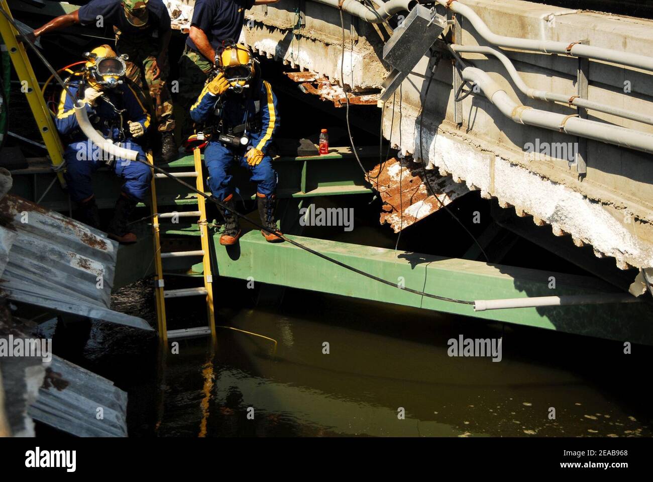 Navy at I-35 Bridge Collapse Stock Photo - Alamy