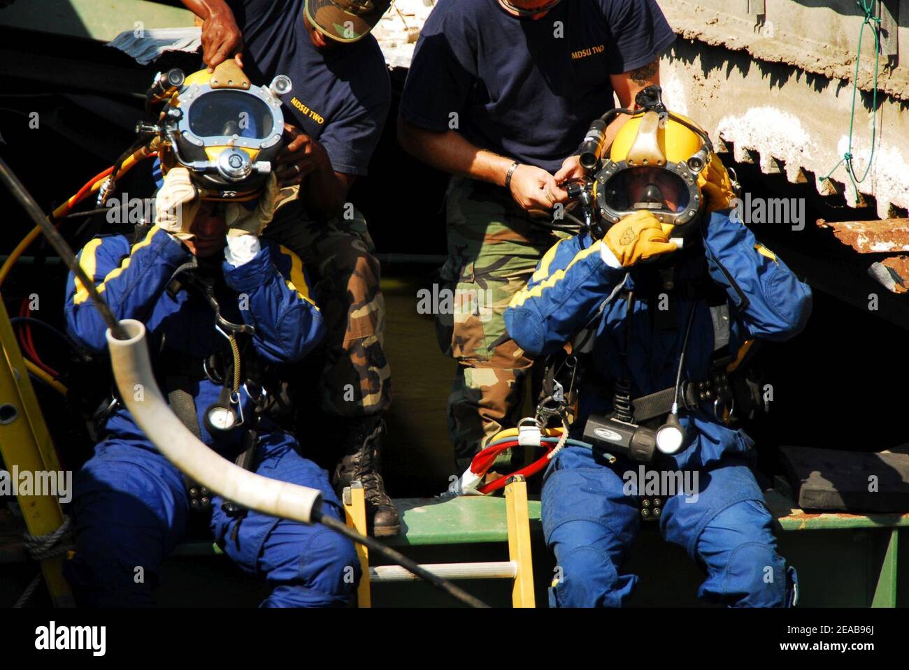 I 35 bridge collapse hi-res stock photography and images - Alamy