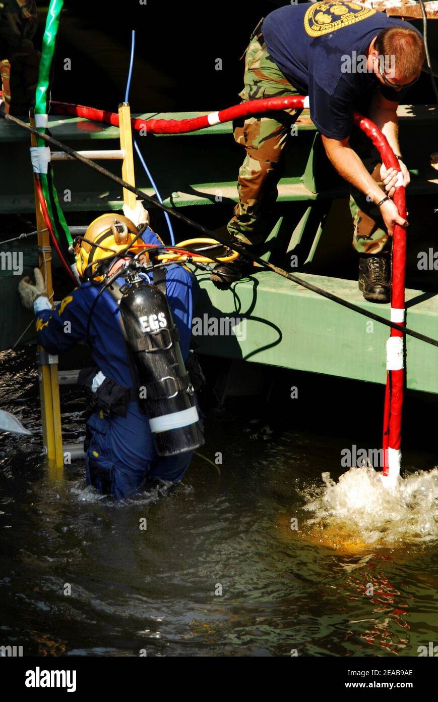 I 35 bridge collapse hi-res stock photography and images - Alamy