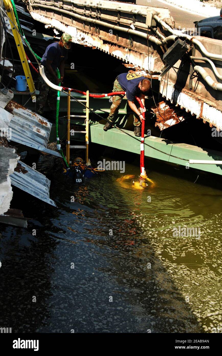 Navy at I-35 Bridge Collapse Stock Photo - Alamy