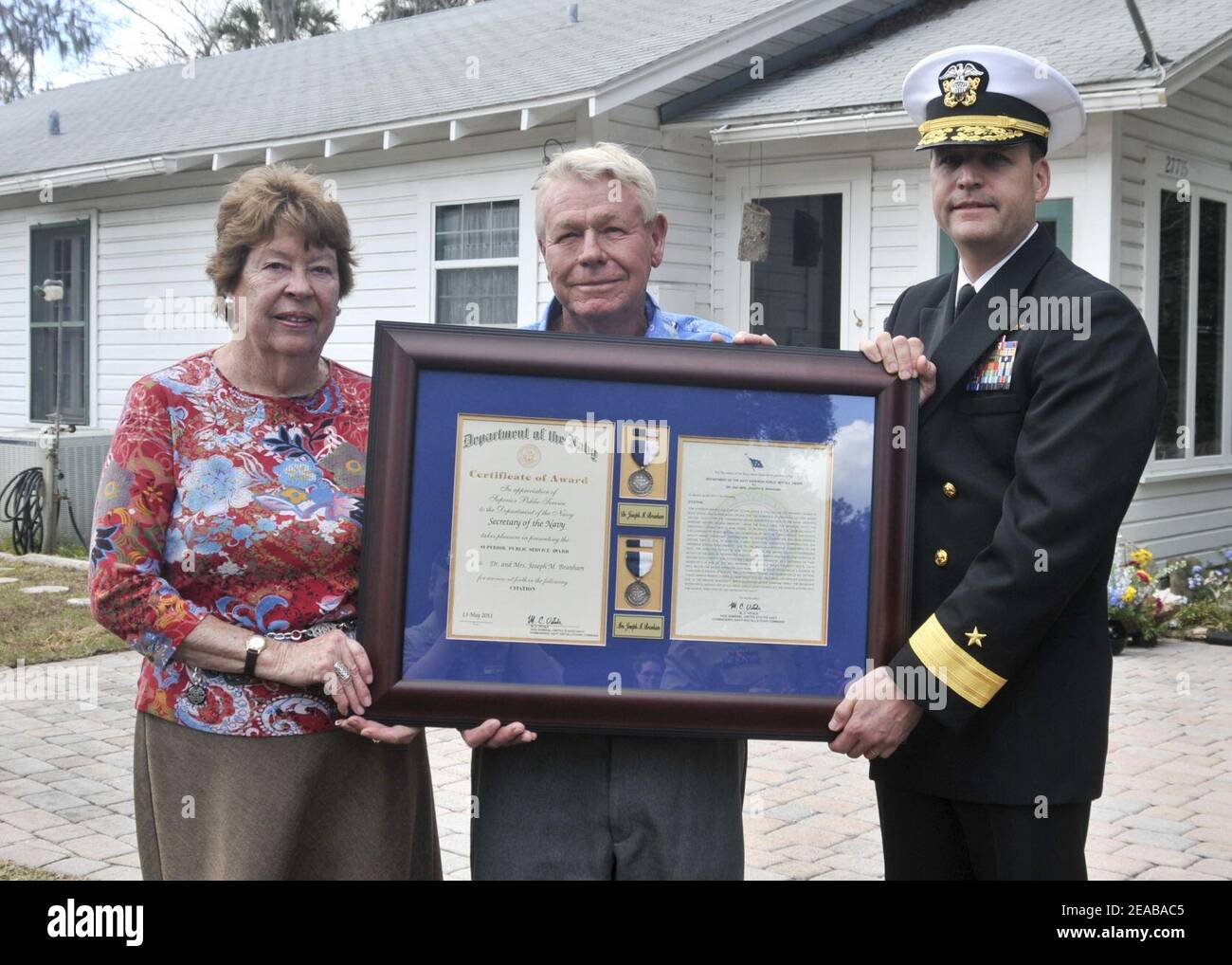 Navy distinguished public service hi-res stock photography and images ...