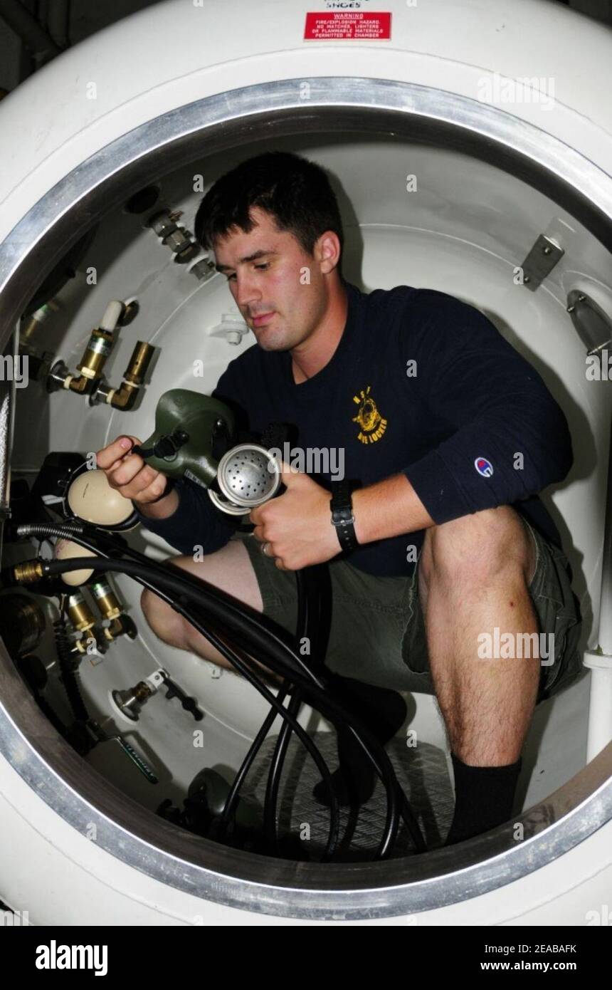 Navy Diver Ryan Harris Stock Photo - Alamy