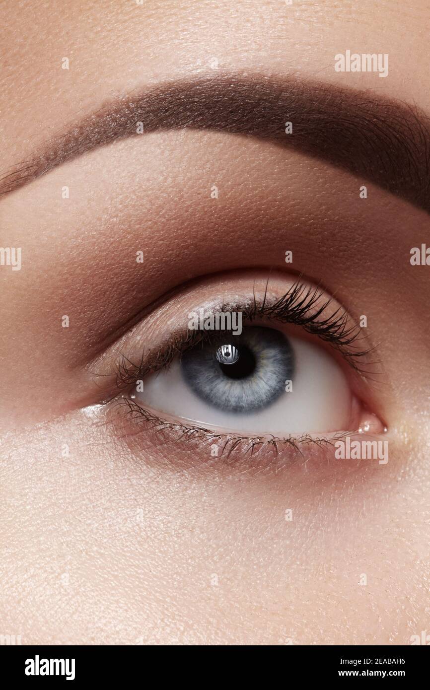 Eyelashes close up hi-res stock photography and images - Alamy