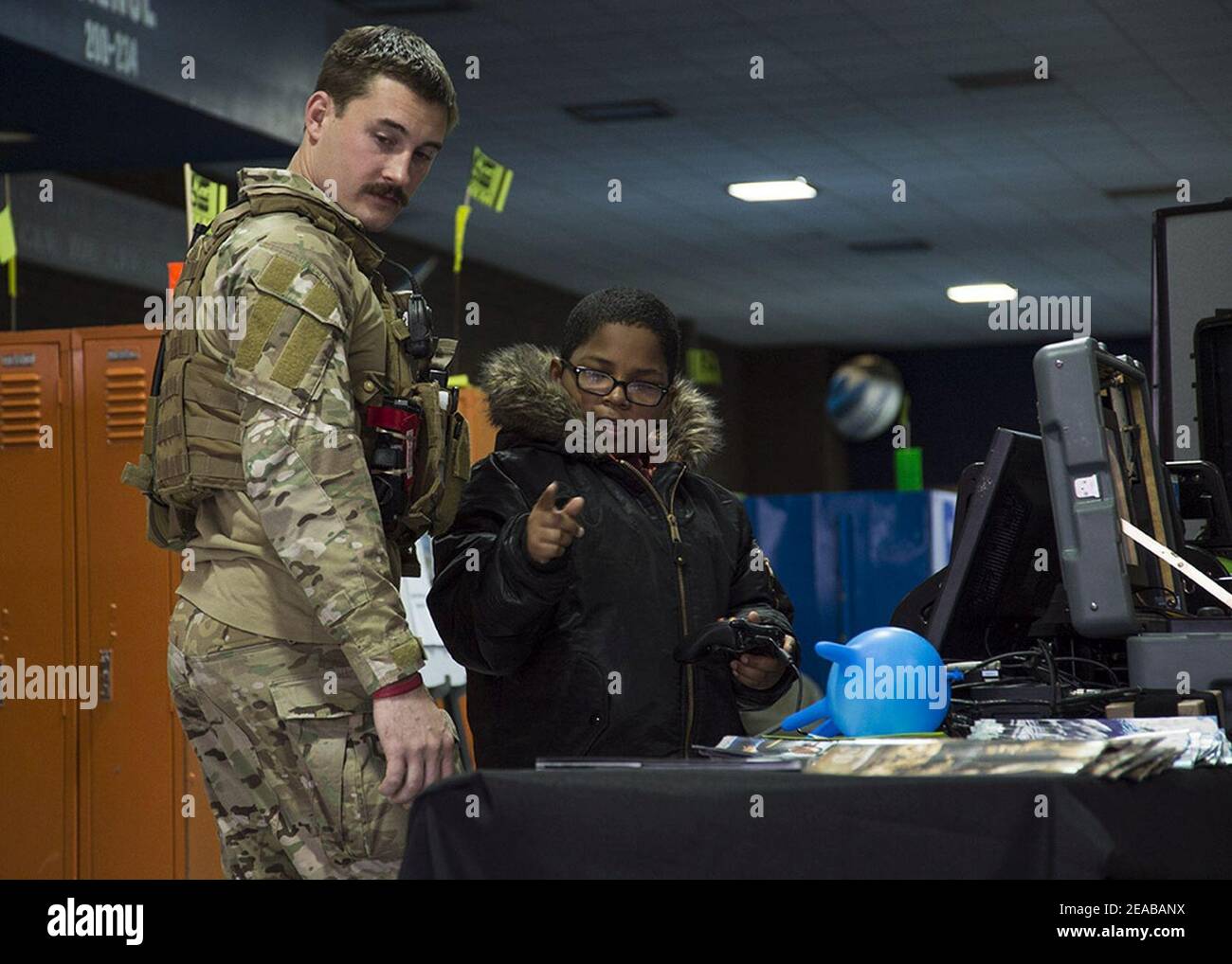 Navy EOD, divers promote science, technology with local students 130323 ...