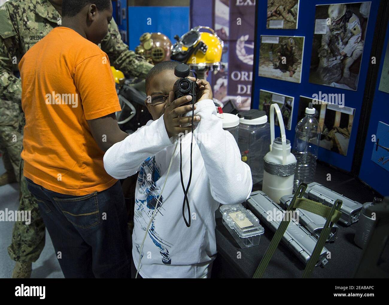 Navy EOD, divers promote science, technology with local students 130323 ...