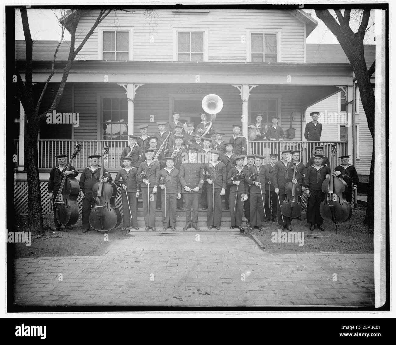 Navy yard band hi-res stock photography and images - Alamy