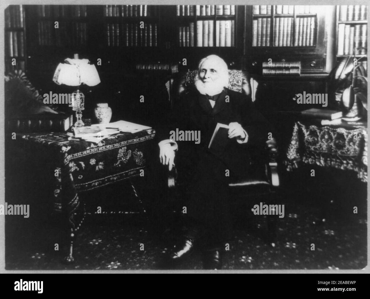 Dow facing hi-res stock photography and images - Alamy