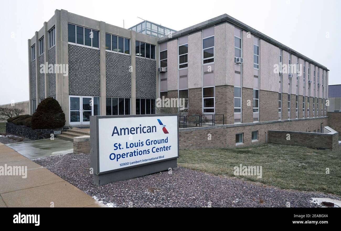 American airlines operations center hi-res stock photography and images ...