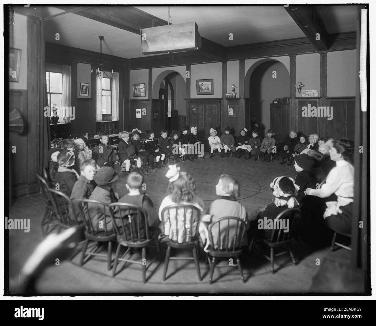 NEIGHBORHOOD HOUSE. MEETING ROOM Stock Photo - Alamy