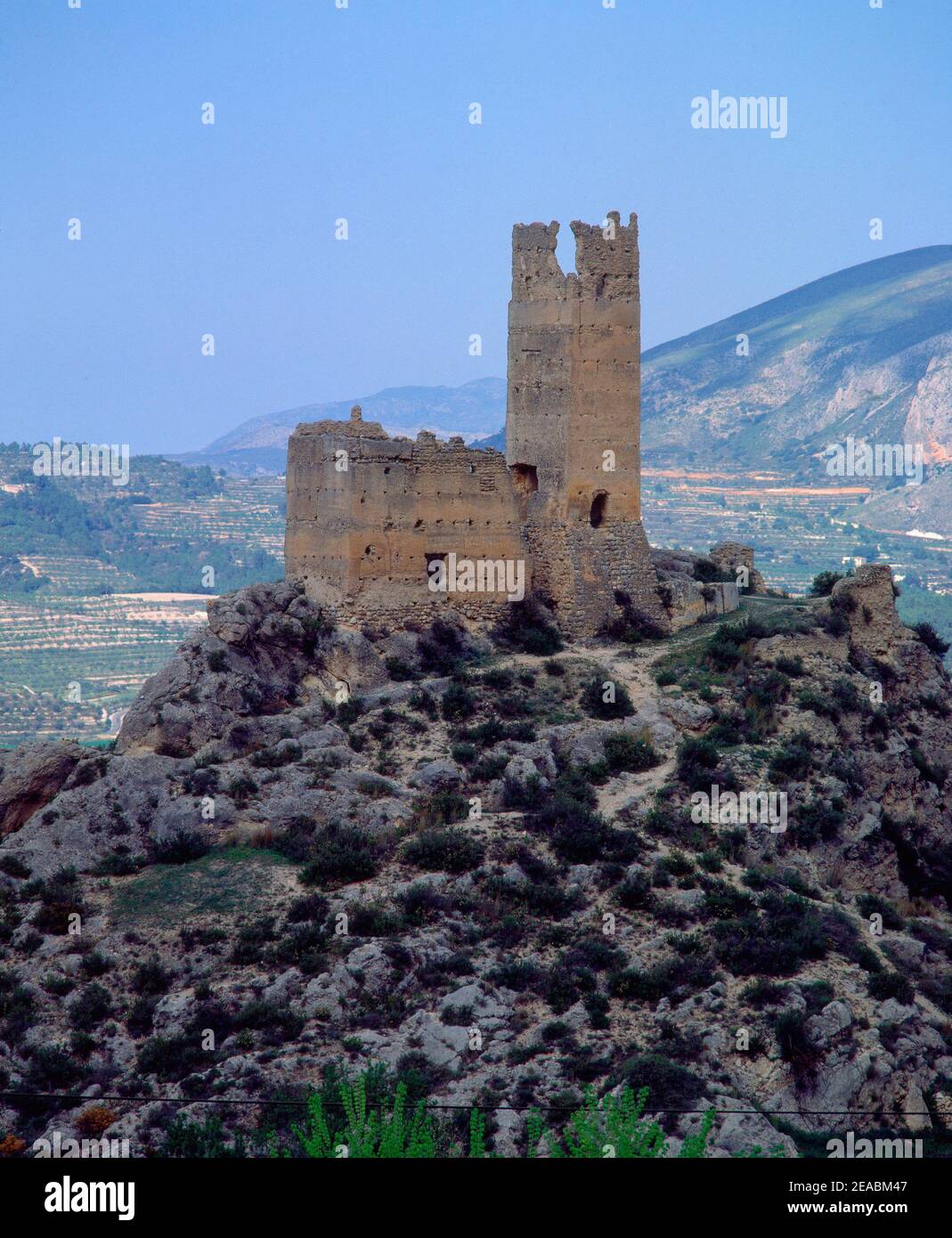 COLINA CON RESTOS DE CASTILLO ARABE DE LES PENELLES EN LO ALTO-SITUADO ...