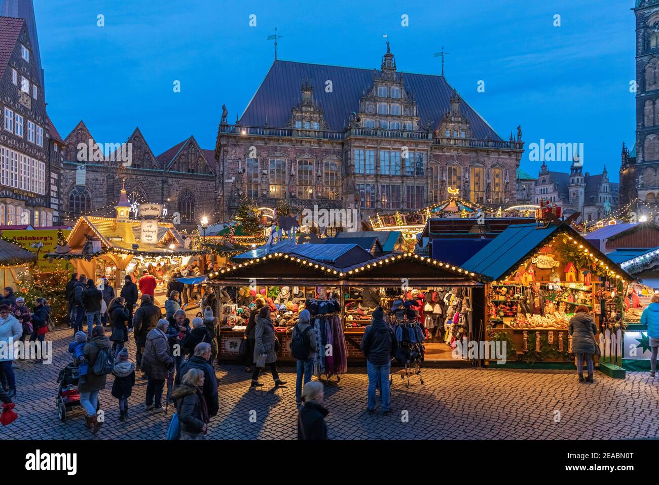 Christmas market on the market square, old town hall, Bremen Stock ...