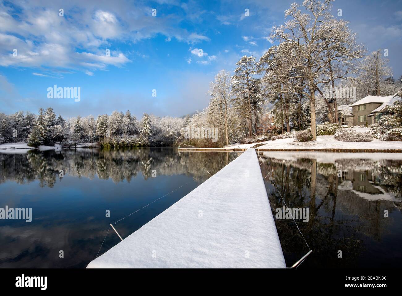 Snow covered dock on Straus Lake, Straus Park - Brevard, North Carolina ...