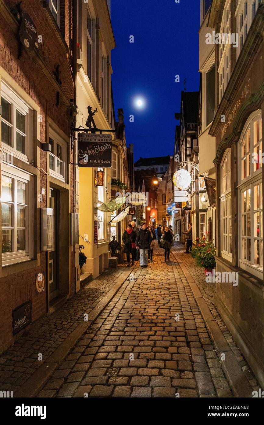 Christmas decorated alley in Schnoorviertel, Bremen Stock Photo - Alamy