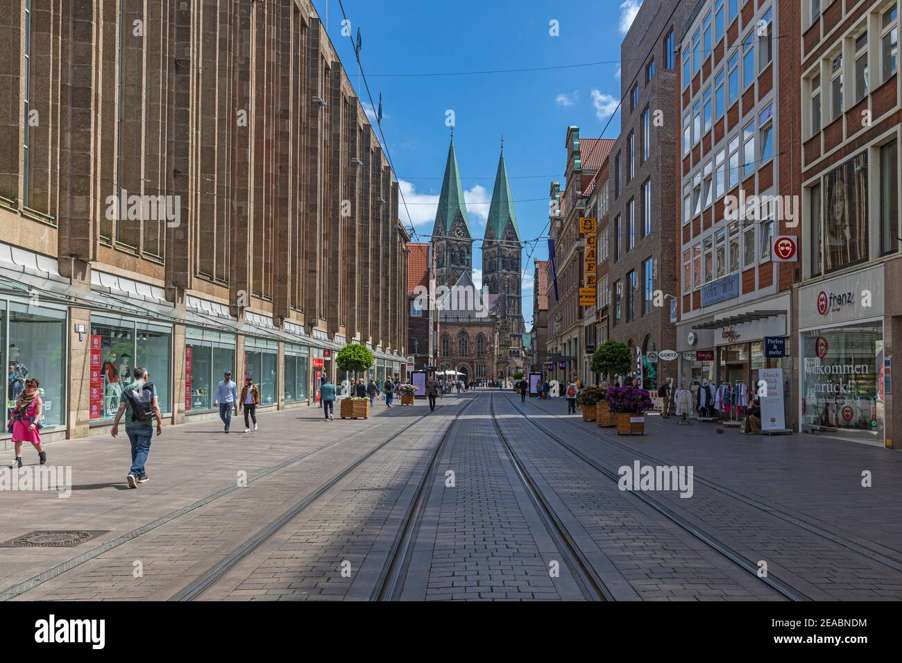 Shopping street, Obernstrasse with cathedral view, shops, Bremen Stock ...