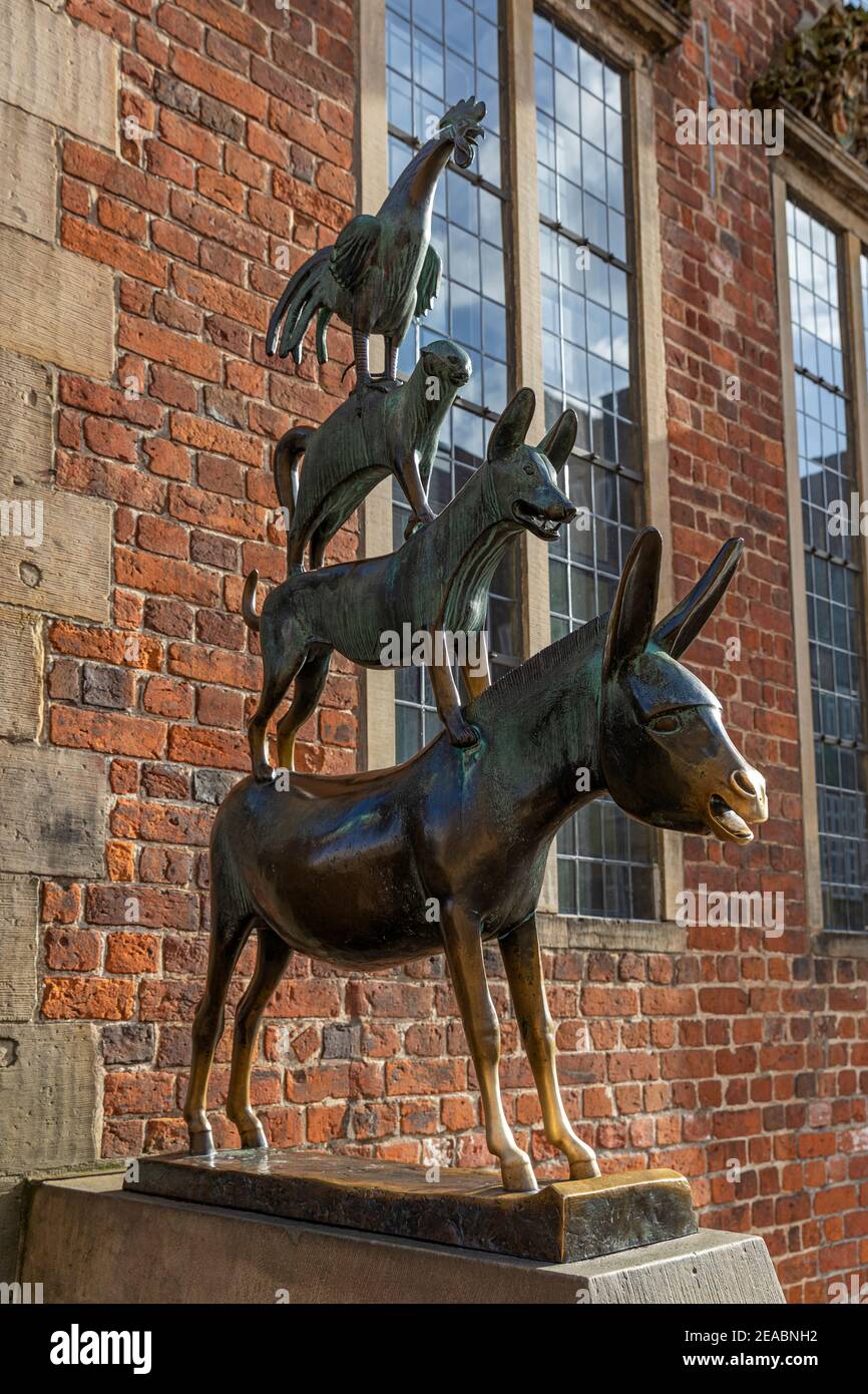 Bronze statue of the Bremen Town Musicians by the sculptor Gerhard ...