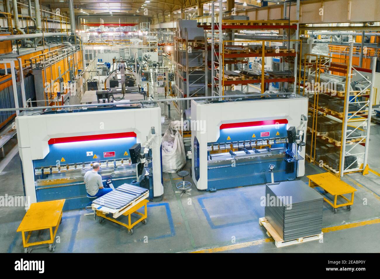 Press brake machine hi-res stock photography and images - Alamy