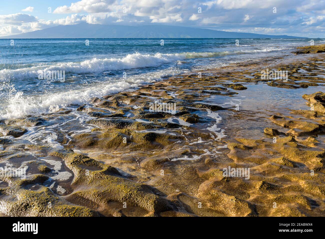 Wave crashing onto a beach hi-res stock photography and images - Alamy