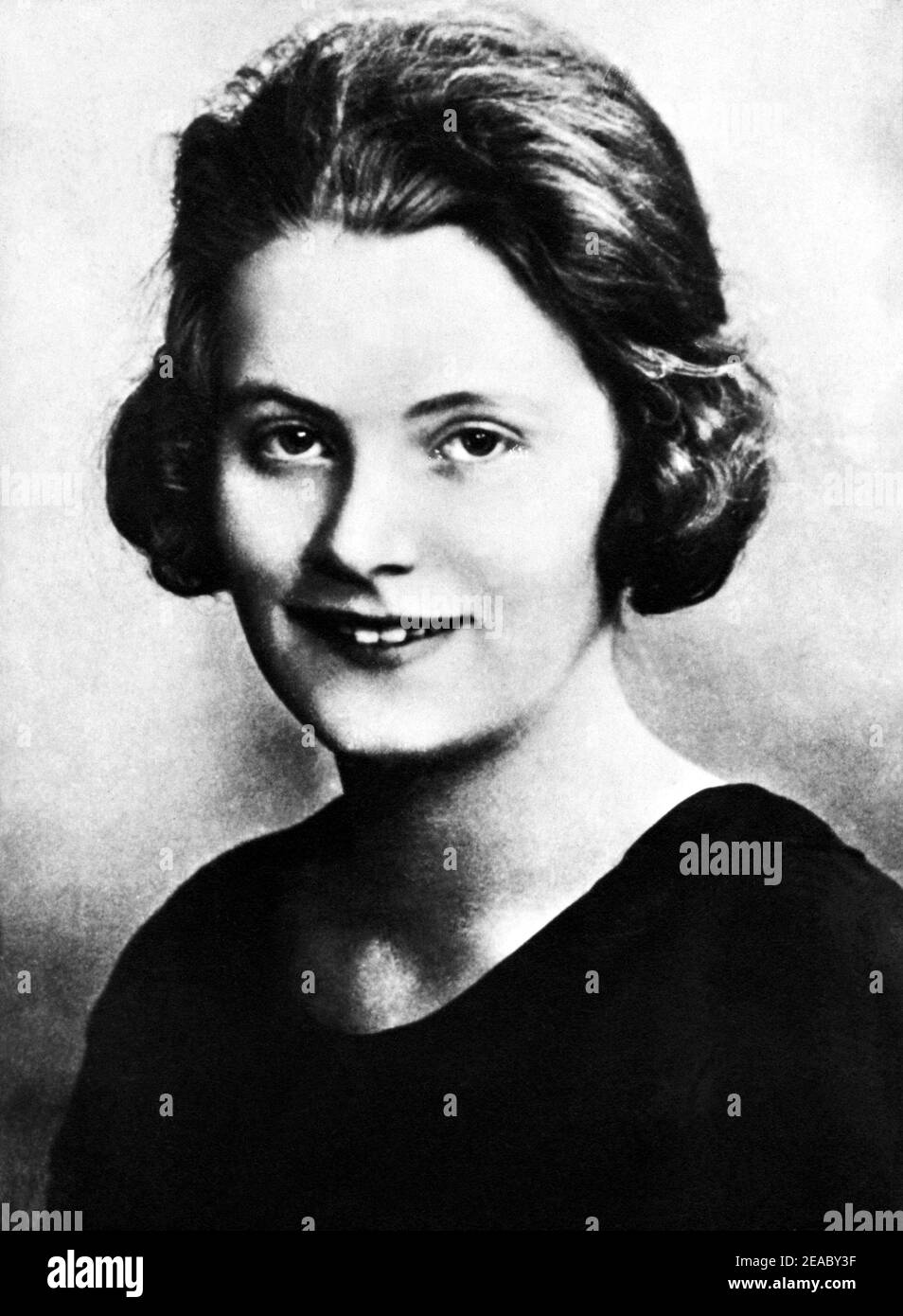 Celebrities 1990 hi-res stock photography and images - Alamy