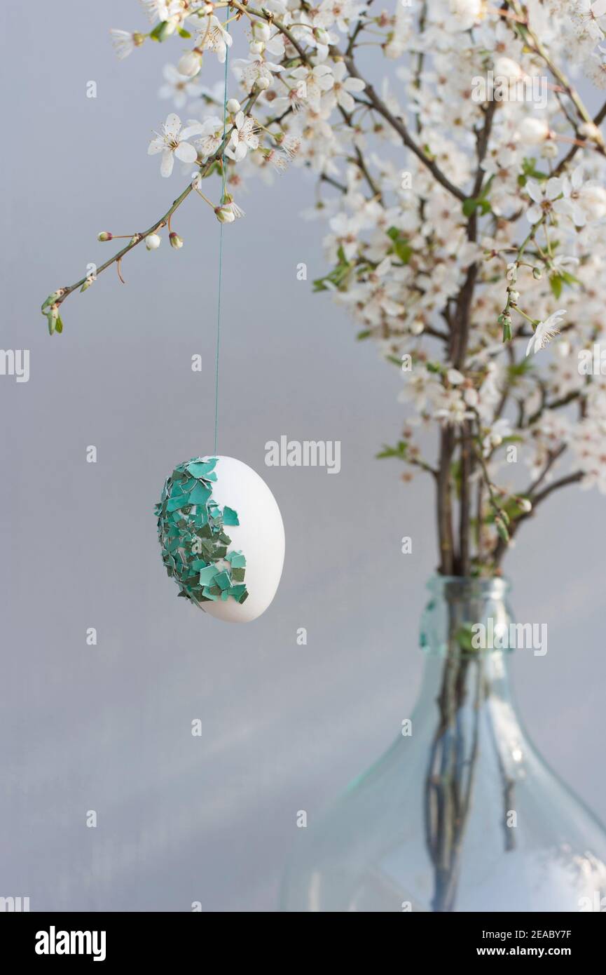 Shattered vase hi-res stock photography and images - Alamy