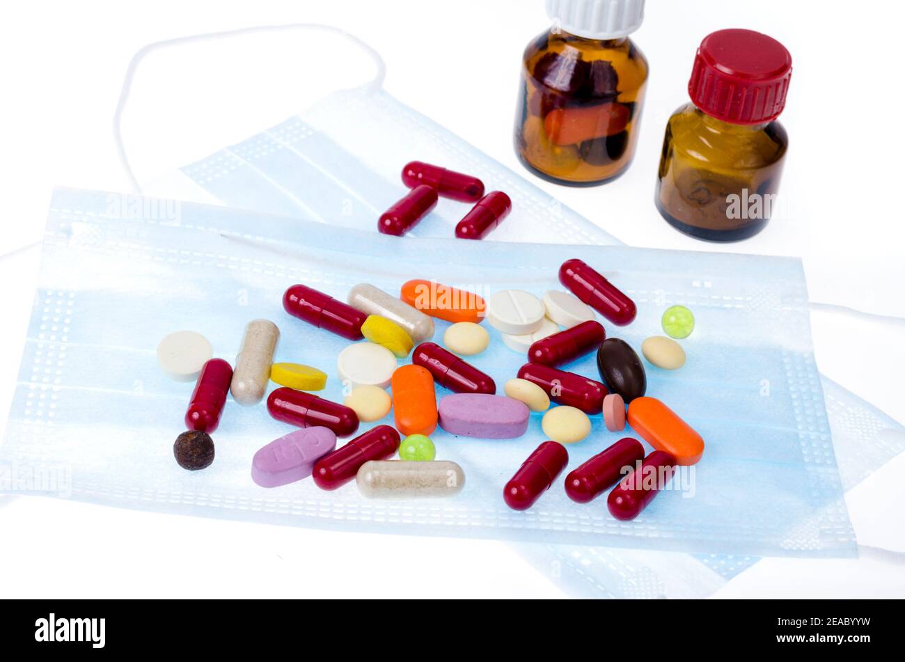 Medical masks syringe capsules hi-res stock photography and images - Alamy