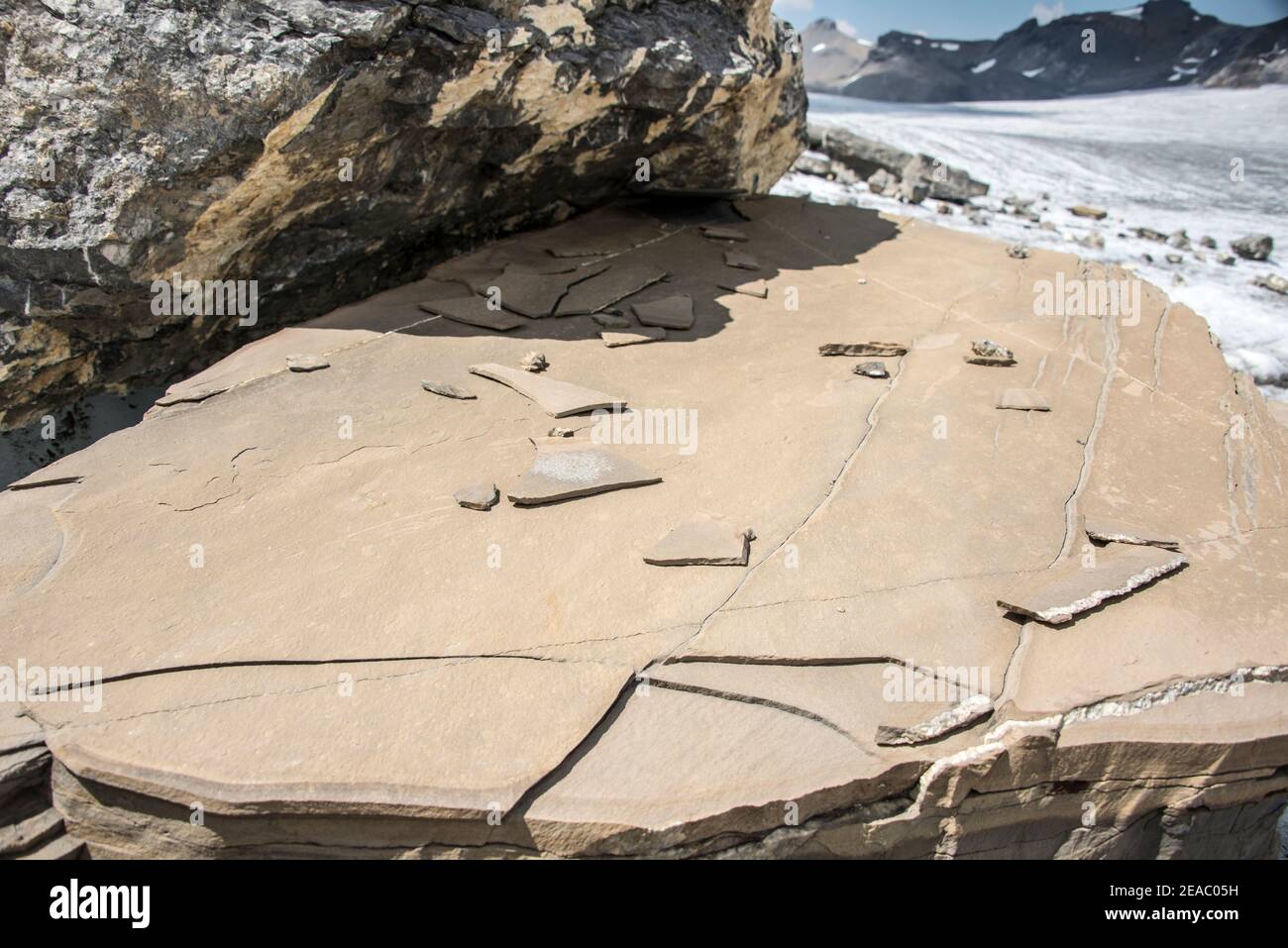 Table range hi-res stock photography and images - Alamy