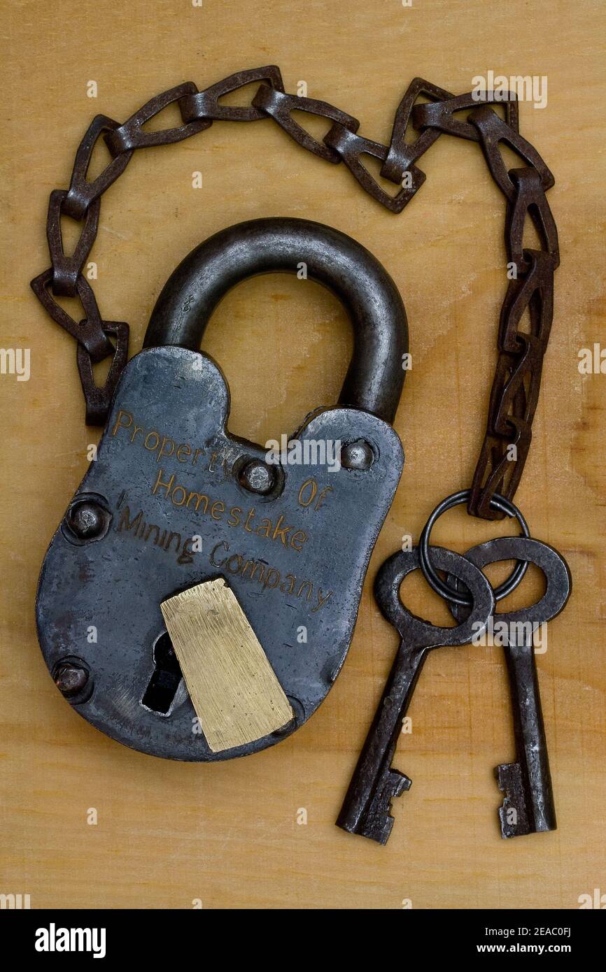 Chain of padlocks hi-res stock photography and images - Alamy