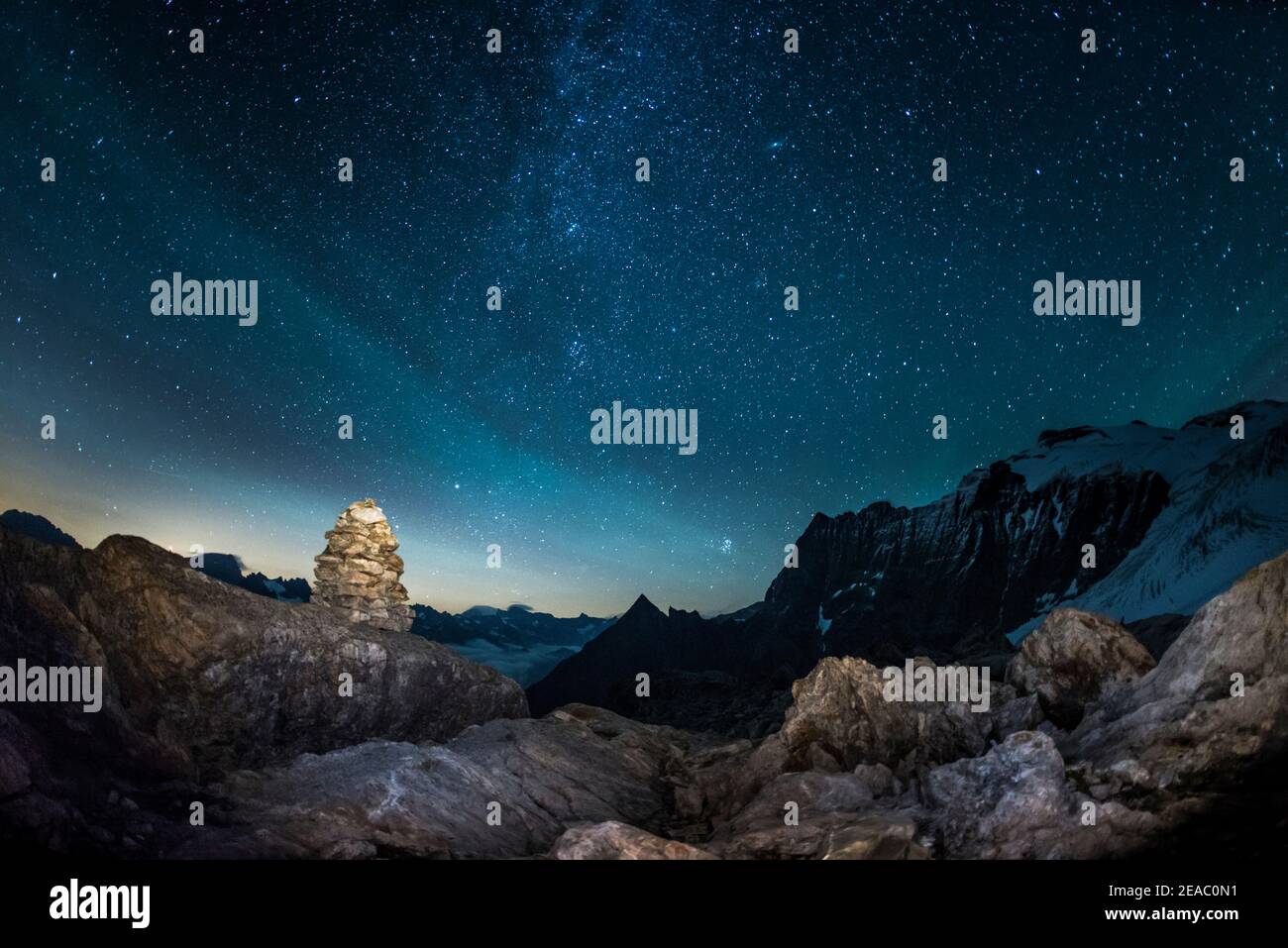 Nighttime in the wilderness hi-res stock photography and images - Alamy