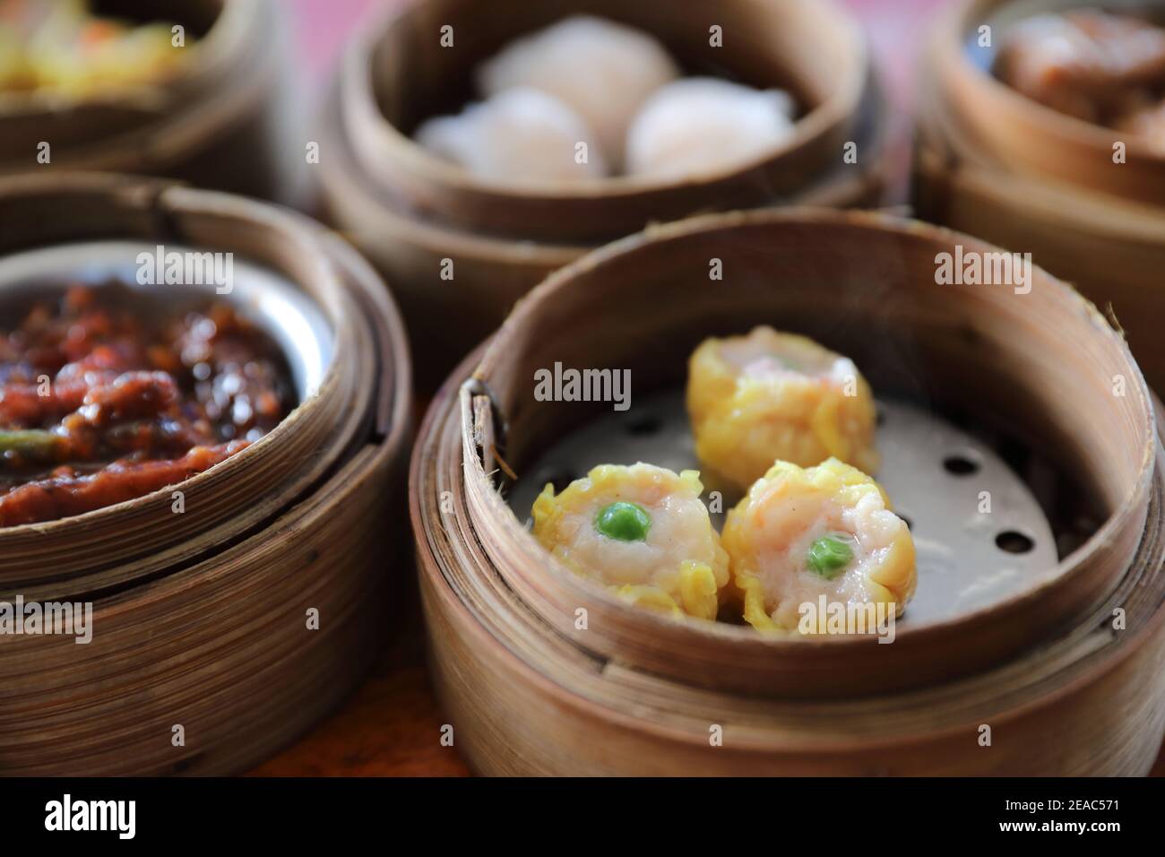 Dim sum , Steam Dumpling in wood basket Chinese food Stock Photo - Alamy