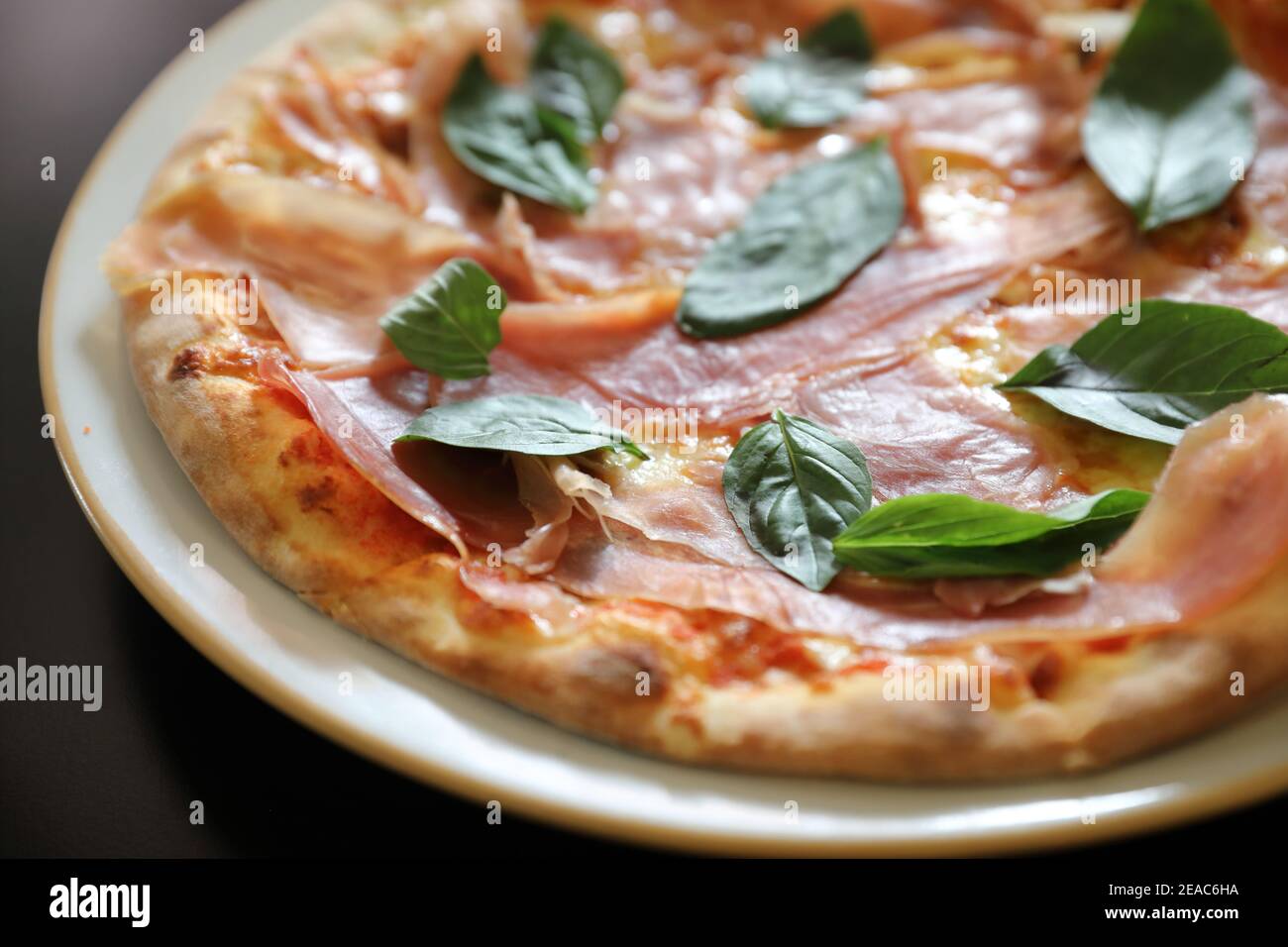 Parma ham pizza hi-res stock photography and images - Alamy