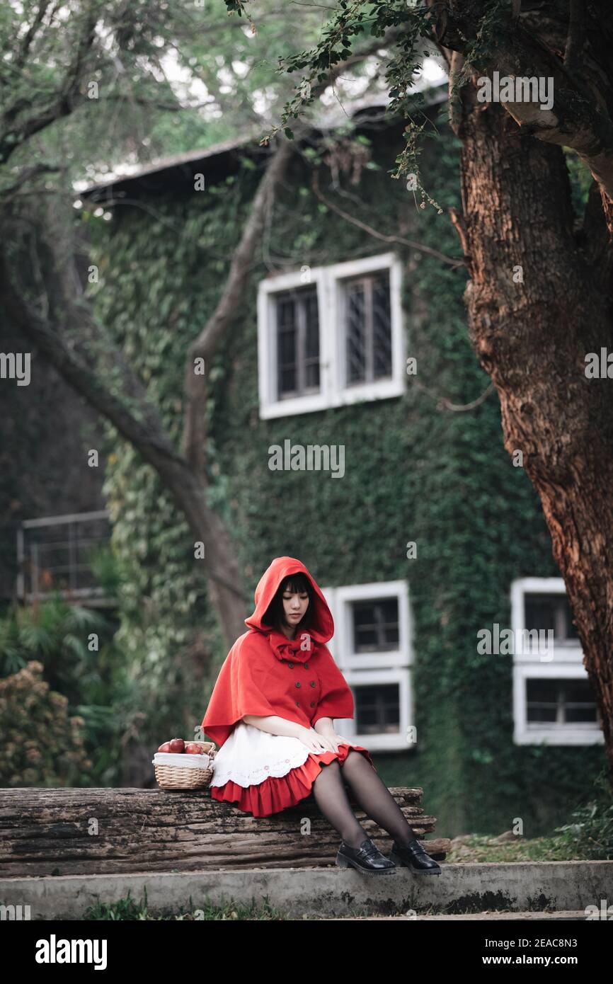 Little red riding hood film hi-res stock photography and images - Alamy