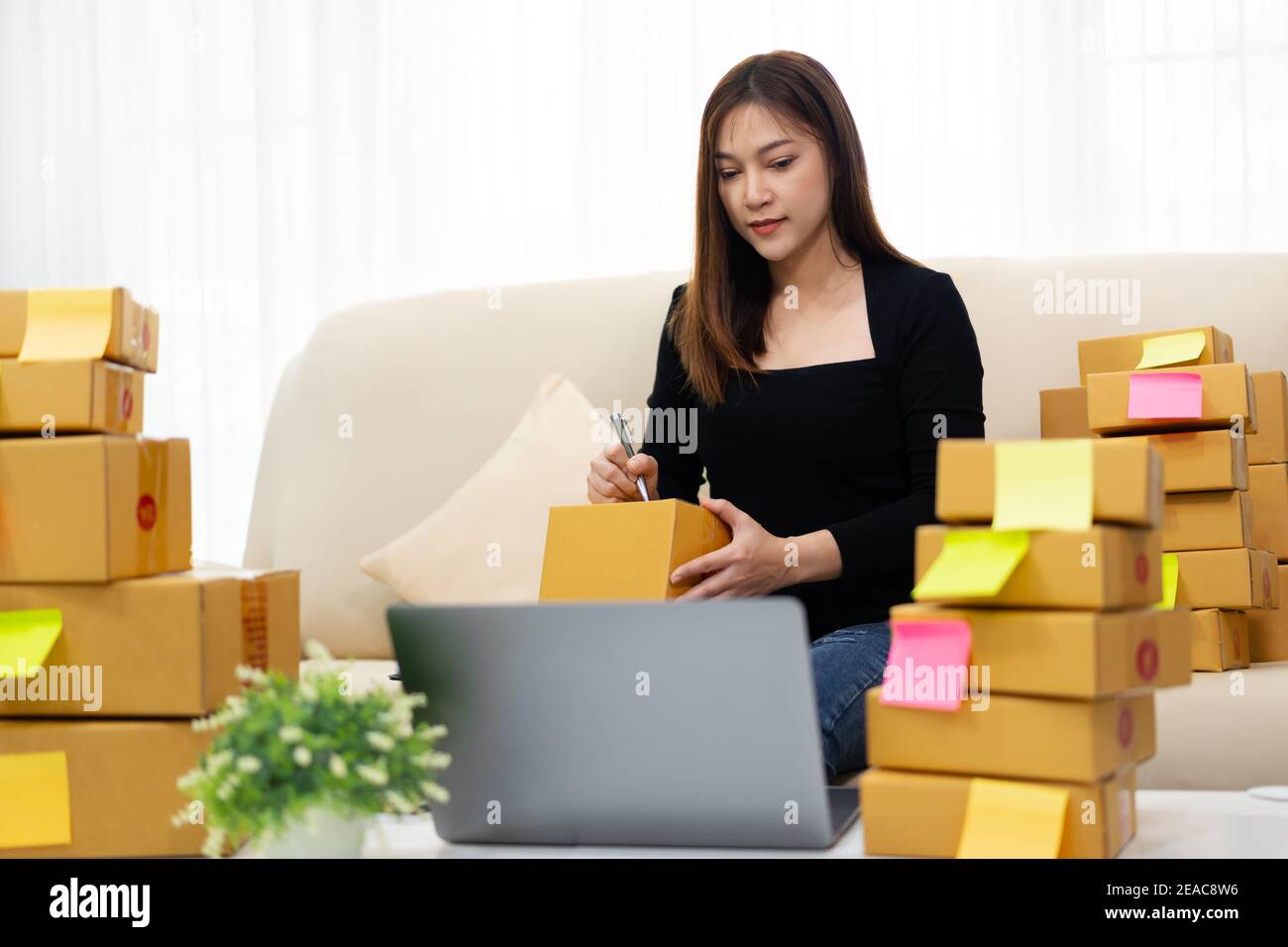 Deliver sofa hi-res stock photography and images - Alamy