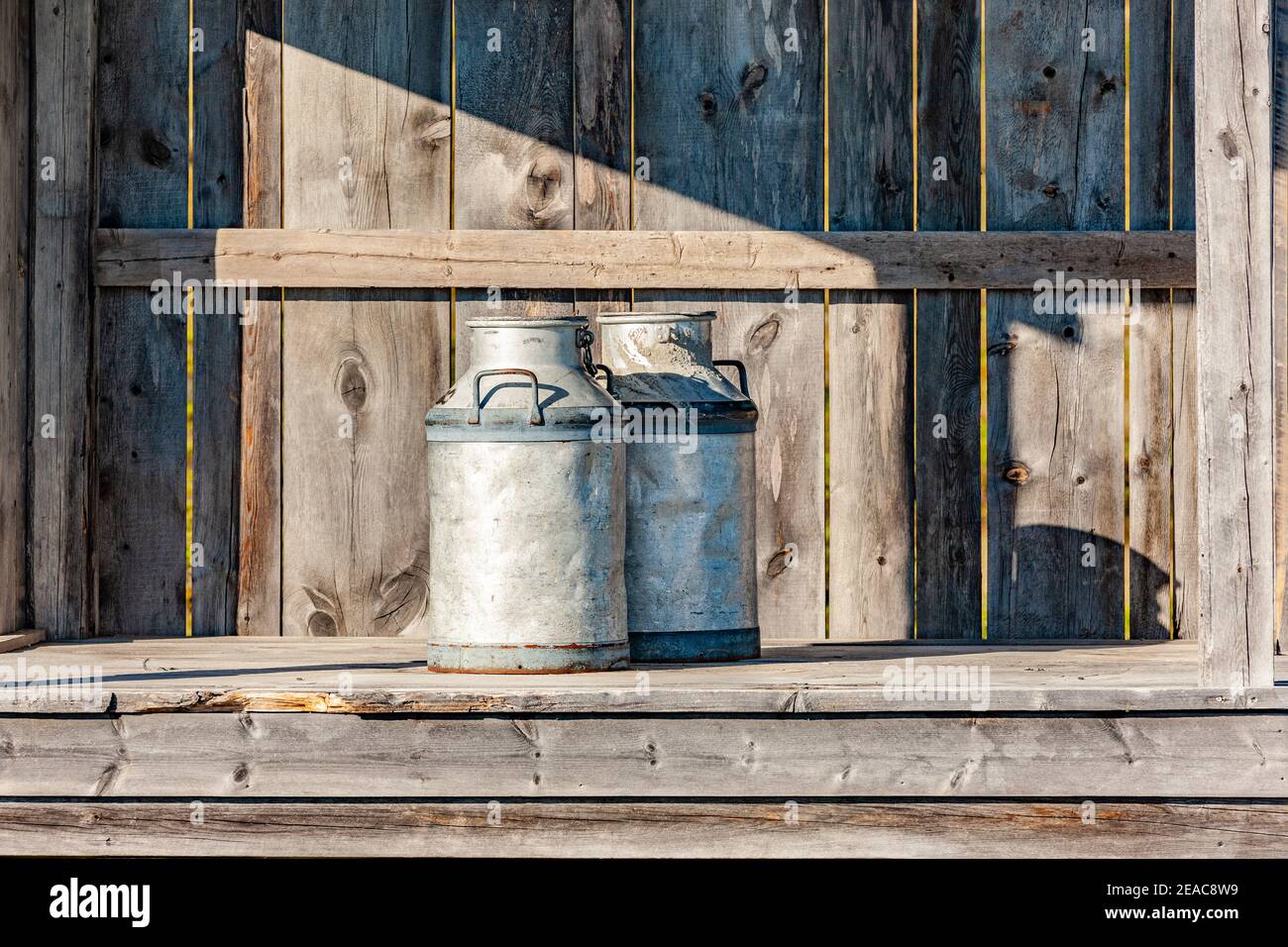 Milk cans hi-res stock photography and images - Alamy