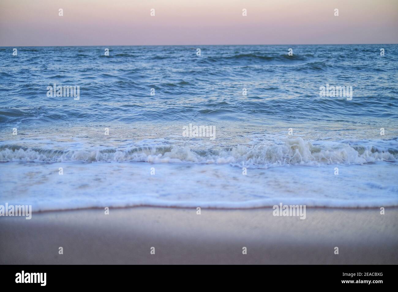 Light golden sand hi-res stock photography and images - Alamy