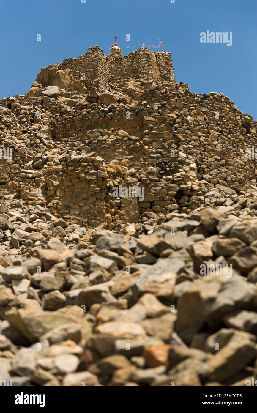 The craggy castle hi-res stock photography and images - Alamy