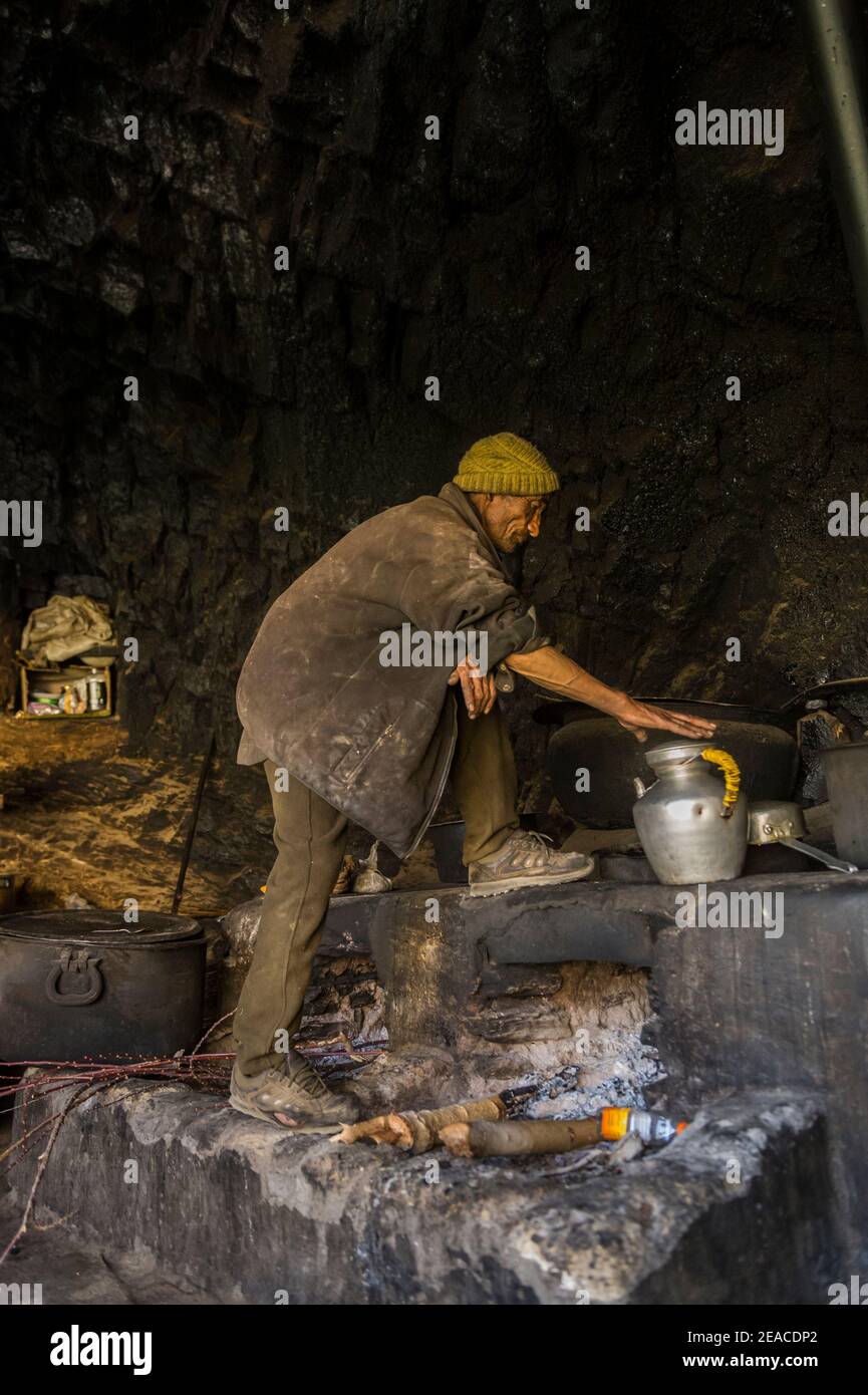 the Phuktal Gompa monastery Stock Photo - Alamy