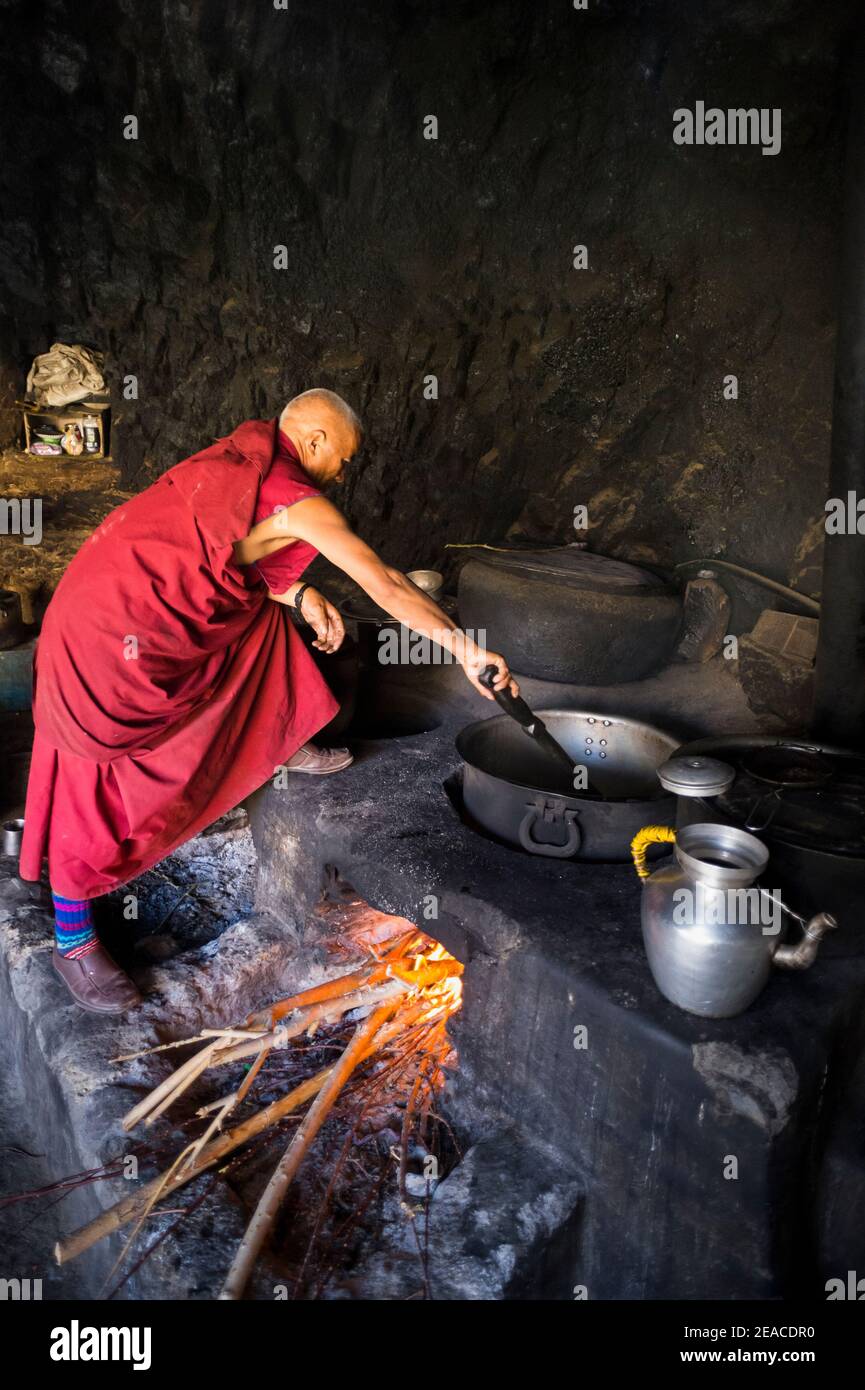 Phuktal gompa hi-res stock photography and images - Alamy